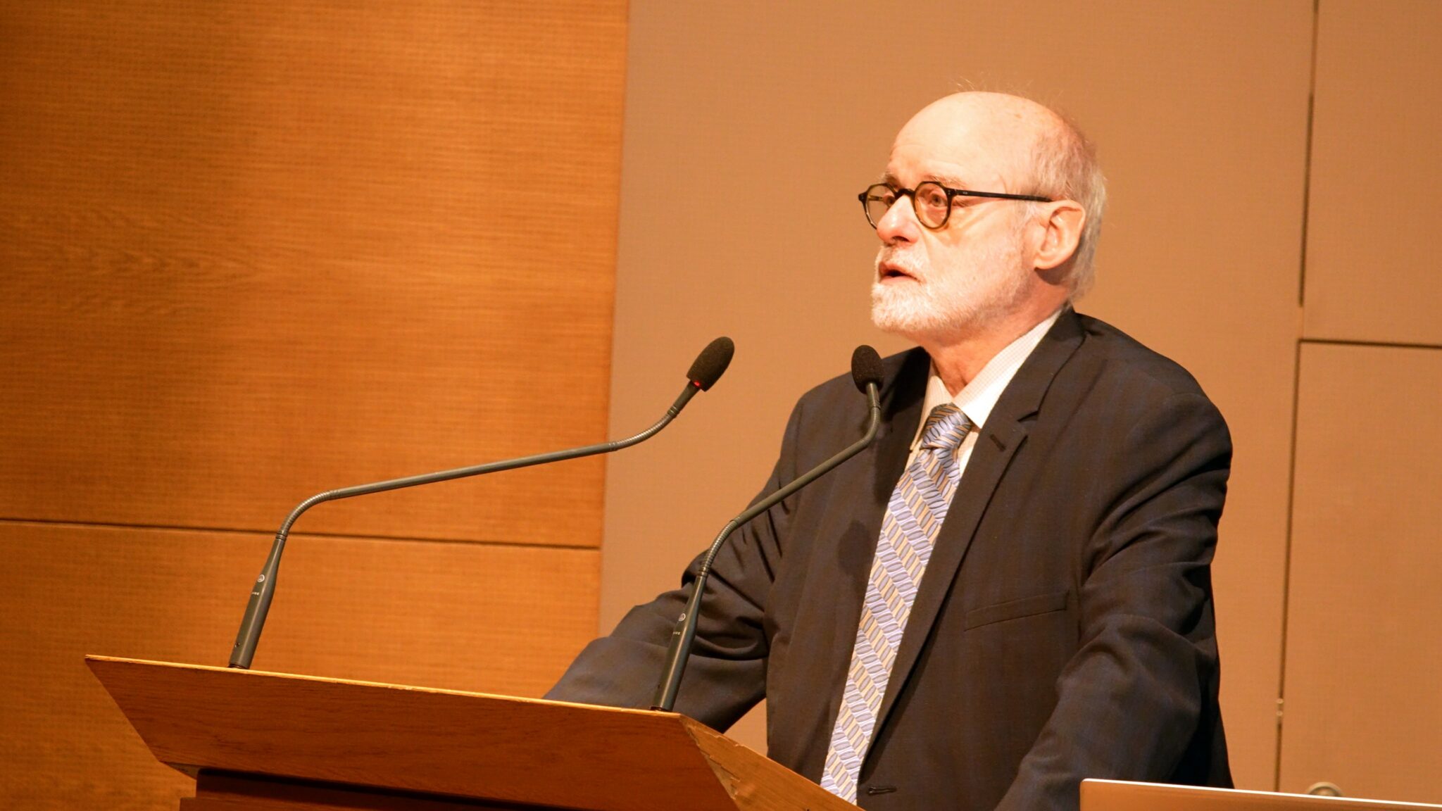 Philippe Hoffmann – Pierre Hadot, helléniste et philologue