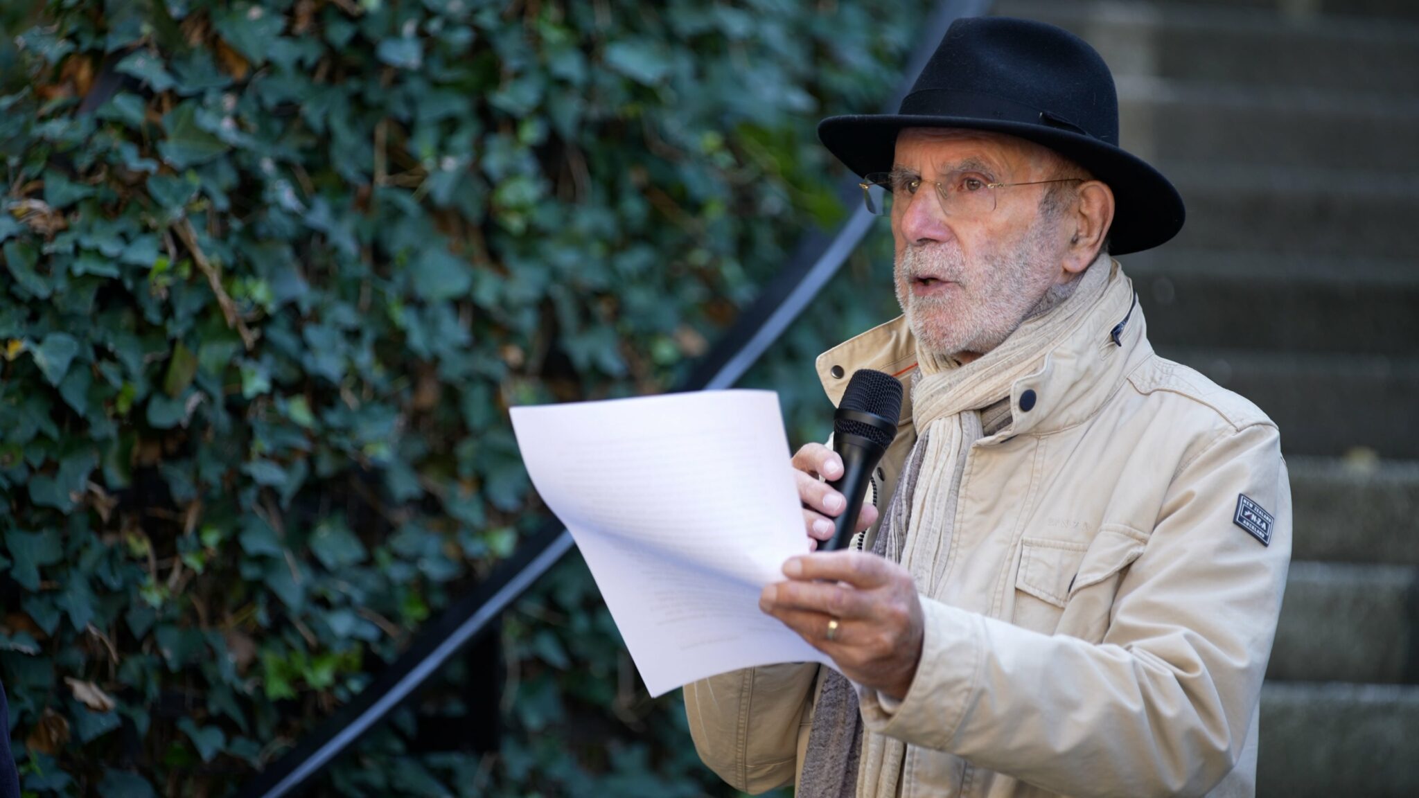 Pierre Hadot, toujours. Retour sur l'hommage à Pierre Hadot du 11 ...